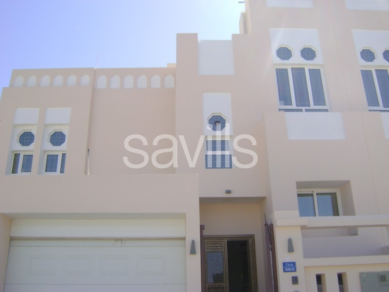 Four bedroom Townhouse views onto the mountain | Bausher Muscat Oman